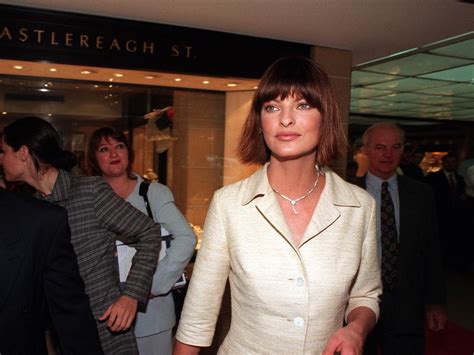 Supermodel Linda Evangelista Reveals Breast Cancer Battle Nt News