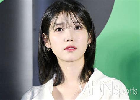 아이유 청순미 끝판왕 거지존 헤어 모범 답안 미모 [이현지의 타임]
