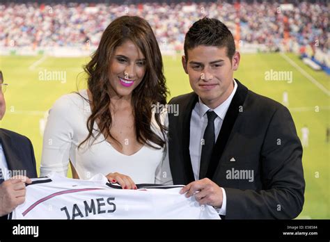 James Rodriguez Wife And Daughter