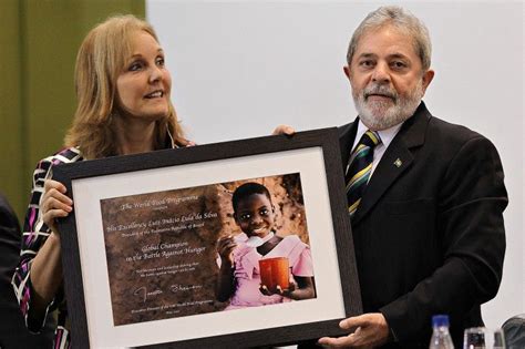 Lula recebe prêmio de Campeão Mundial contra a fome Os Amigos do Presidente Lula