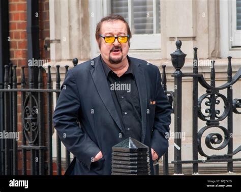 Pic Shows Pic Shows Steve Wright At Bbc Radio Studios In Central