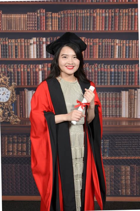 Nữ du học sinh Việt cày ngày cày đêm săn học bổng thành quả đạt được