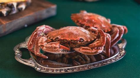 Why You Should Never Eat Crab Lungs