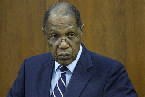 Angola Perde Uma Das Suas Figuras Mais Notáveis Com O Passamento