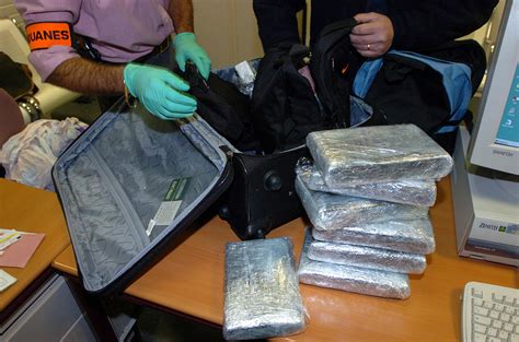 Drogue Les Douanes De Guyane Interceptent Moins De Mules Mais