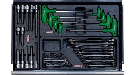 Виготовлення металевих меблів компанія УХЛ МАШ Інтернет магазин