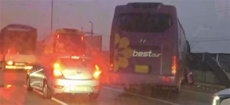 문산고속도로 43중 추돌사고 발생 극심한 정체로 우회 바람