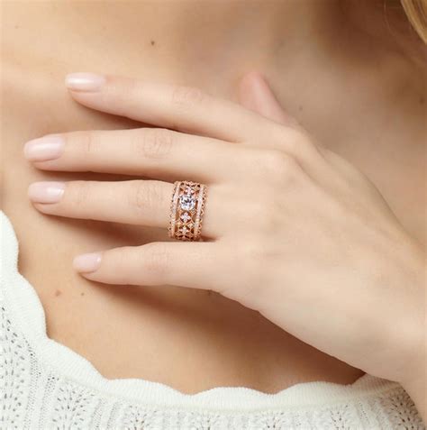 Customizable Bague Bandeau En Or Rosé 18 Cts Diamants Central Et D