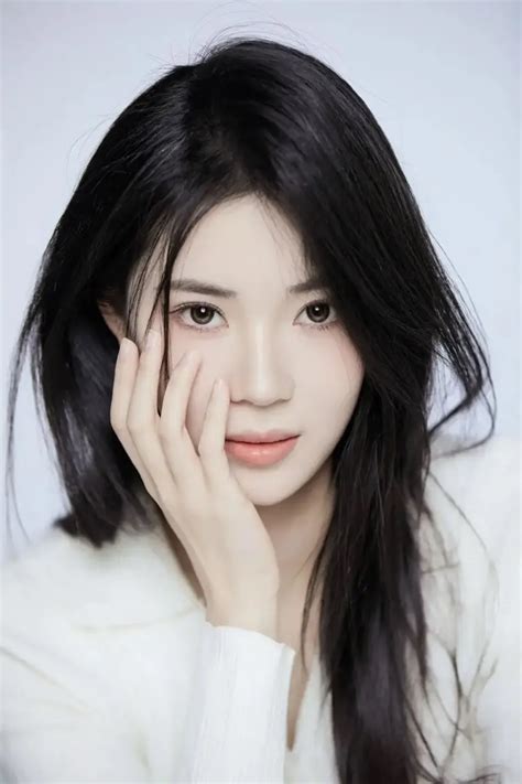 惊艳奥运的孙颖莎陪练又火了！网友狂赞太美：中国女乒颜值天花板