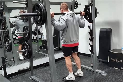 Jay Cutler Shows How To Build Olympia Chest In The Gym Fitness Volt
