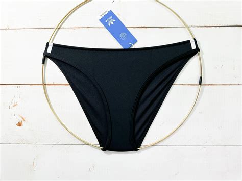 【未使用】【即決】adidas アディダス 女性用 ビーチバレー ビキニ ショーツ 水着 ブルマ Originals Black Sの落札情報
