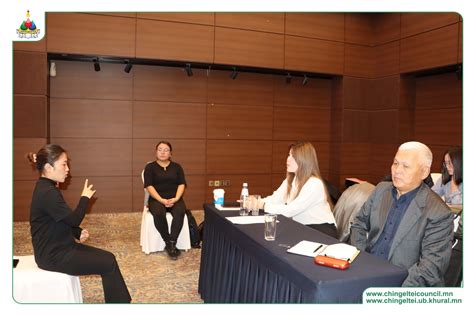 “ХӨГЖЛИЙН БЭРХШЭЭЛТЭЙ ИРГЭДИЙН ХӨДӨЛМӨР ЭРХЛЭЛТИЙГ ДЭМЖИХ” НӨЛӨӨЛЛИЙН СУРГАЛТ СЕМИНАР ЗОХИОН