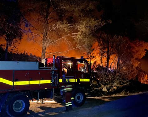 El Incendio Forestal De Castellón Sigue Fuera De Control Más De 4000