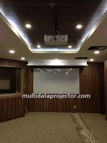 Jasa Pasang Screen Layar Projector Motorized Multi Data Projector