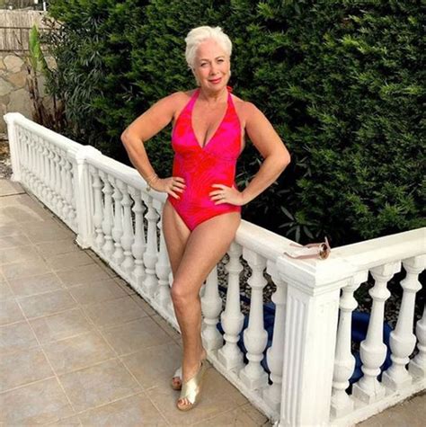 10 Hot Sexy New Michael Learned Bikini Pics