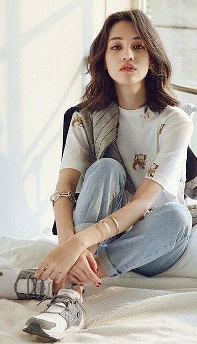 สวยเซอร์กับไอเดีย ทรงผมบ็อบสั้น ประบ่า ยุ่งๆ เซอรๆ ได้ทั้งเท่และ