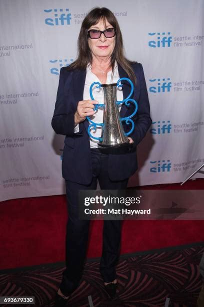 Awards Anjelica Huston For Lifetime Achievement Photos And Premium High