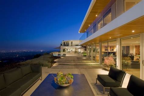 Top 12 Breathtaking Contemporary Houses With Most Amazing Views