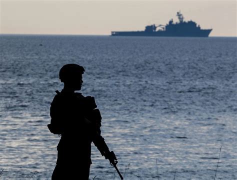 Baltiku Në Rrethin E Kuq” Të Putinit Përplasja E Aeroplanit Spiun Rus