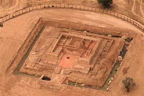 Una exposición sobre fotografía aérea y arqueología del Instituto de Arqueología de Mérida se