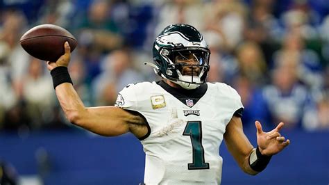 Philadelphia Eagles Qb Jalen Hurts Takes Home Top Honor At Bet Awards