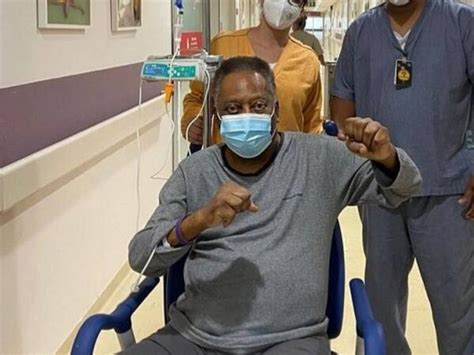 Pelé Recebe Alta Do Hospital Giroesportesnews