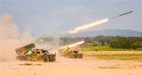 Вариант боевой машины РСЗО для стрельбы РС калибра 122 мм Китай