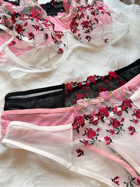 La Nuit De Noce Triples Glounderwear