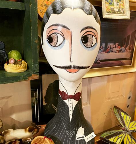 Mannequin Dolly Python