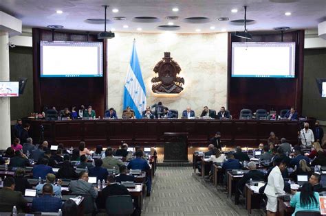 Miembro De La Junta Nominadora Revela Que Candidatos Con Tachas Avanzaron Porque Eran