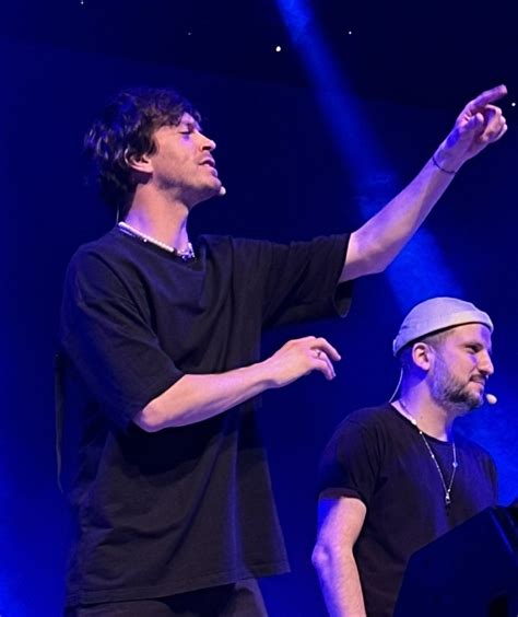 новенькая On Twitter я что то вспомнила и плохохорошо