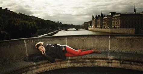 장근석 파리 화보 빨간바지 요염 자태 마성의 남자 포토엔