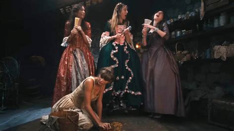 Haim Wears Taylor Swifts ‘bejeweled Video Dresses To ‘eras Tour Us