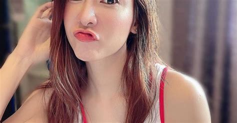 รวมรูปภาพของ หนุ่มๆ ใจหวิว กับภาพสุดแซ่บ Exclusive ของ อาย อิสรีย์