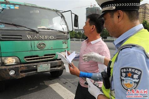 我市开展大货车闯红灯专项整治皋城万象六安新闻六安新闻网