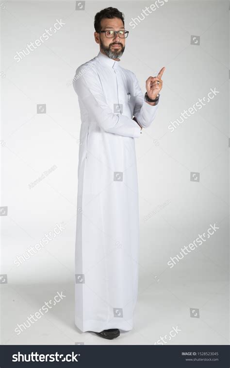 Saudi Adult Wearing Traditional Thobe Various Foto De Stock 1528523045