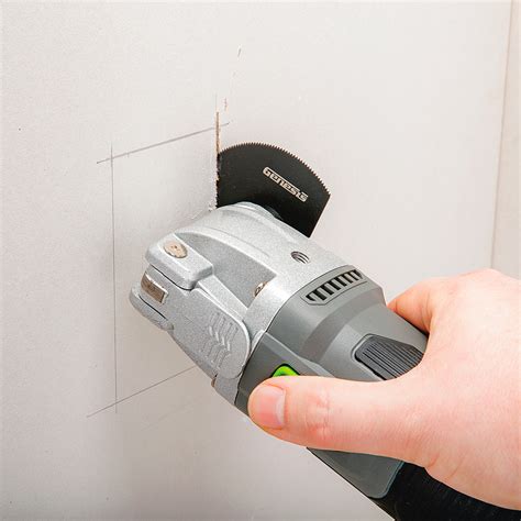 VARIABLE SPEED OSCILLATING MULTI TOOL KIT Genesis Power Tools