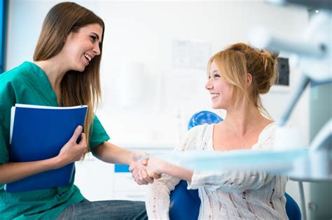5 passos de como fazer um atendimento humanizado em clínicas e hospitais
