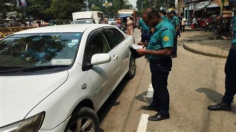 ঢাকায় একদিনে ট্রাফিক আইনে ৯৩৪ মামলা জরিমানা সাড়ে ৩৫ লাখ টাকা
