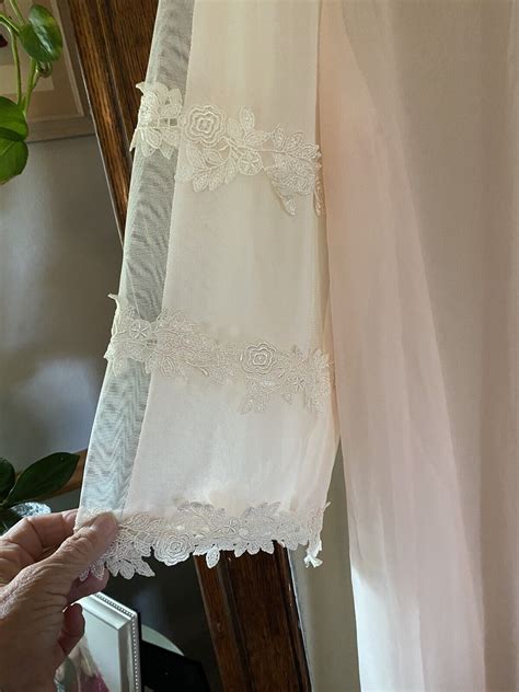 Flora Nikrooz Sheer Short Lingerie Robe Pink White Gem