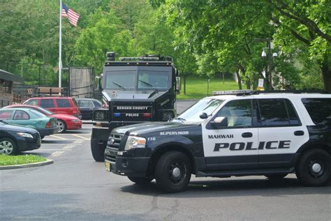 Neighbors Shocked By Couples Six Hour Standoff With Swat Team
