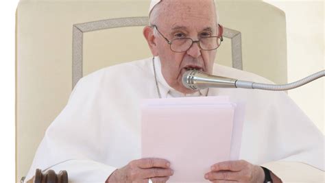 Papst Bittet Priester Und Nonnen Sollen Aufhören Pornos Zu Schauen