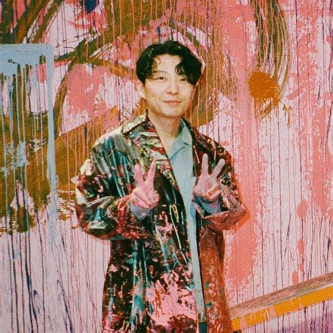 星野源さんのインスタグラム写真 星野源instagram「今年も本当にお疲れ様でした。色々なことがあった2021年、音楽や芝居や文筆と