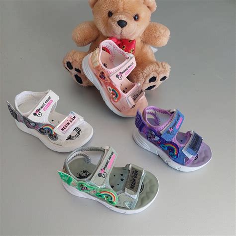 خرید و قیمت صندل دخترانه مدل رنگین کمان از غرفه تولیدی کفش حسین زاده