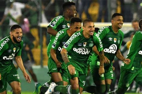 Chapecoense sigue en la Copa Sudamericana tras ganar en definición a