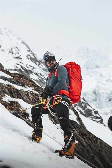 Scarpa Ripulisce L Everest Con Nimsdai Purja
