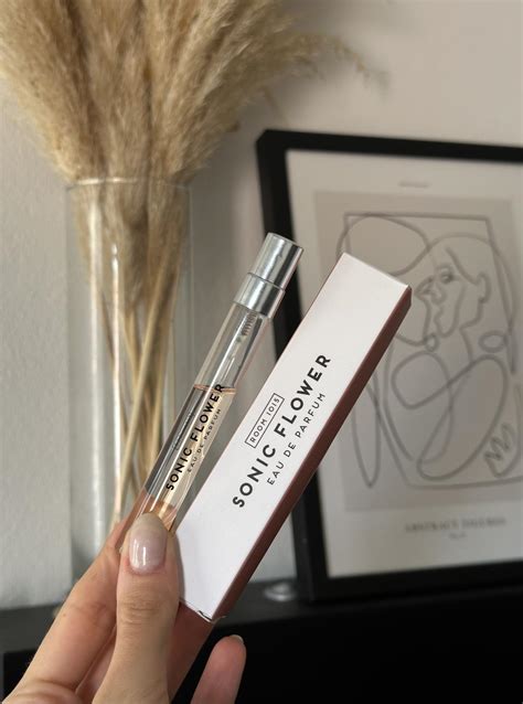 Sonic Flower Room 1015 Perfume A Fragrance For Women And Men 2023