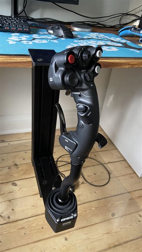 Wts Vkb Gunfighter Mkiii With Twist Monstertech Deskmount 400 Eu