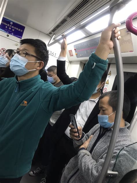 📸👦🏻🍌 On Twitter 偷拍 晚上发这个人的 蹭激凸视频！注意是视频！破天荒第一次！内心慌的一b！想看的给我点个赞留个言！🤪