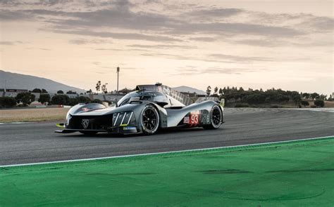 Peugeot dévoile son nouveau bolide lHypercar 9X8 qui courra les 24